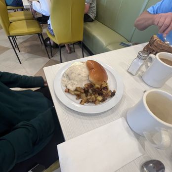 THE DAILY DINER - Updated December 2025 - 133 Photos & 66 Reviews - 240 ...