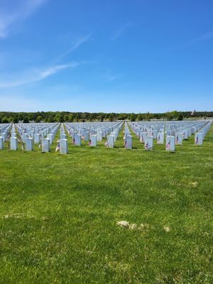 CALVERTON NATIONAL CEMETERY - Updated January 2026 - 101 Photos & 36 ...