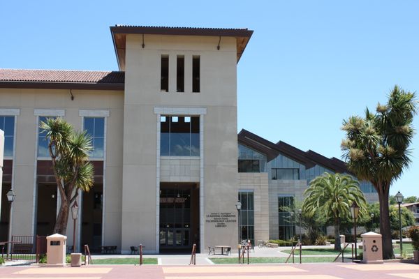 SANTA CLARA UNIVERSITY LIBRARY - Updated December 2025 - 28 Photos & 29 ...