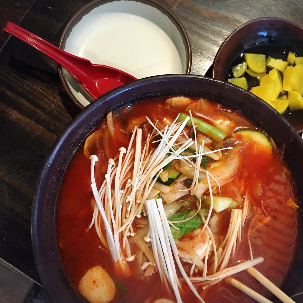 PHO 24 - Updated June 2024 - 509 Photos & 862 Reviews - 3450 W 6th St ...