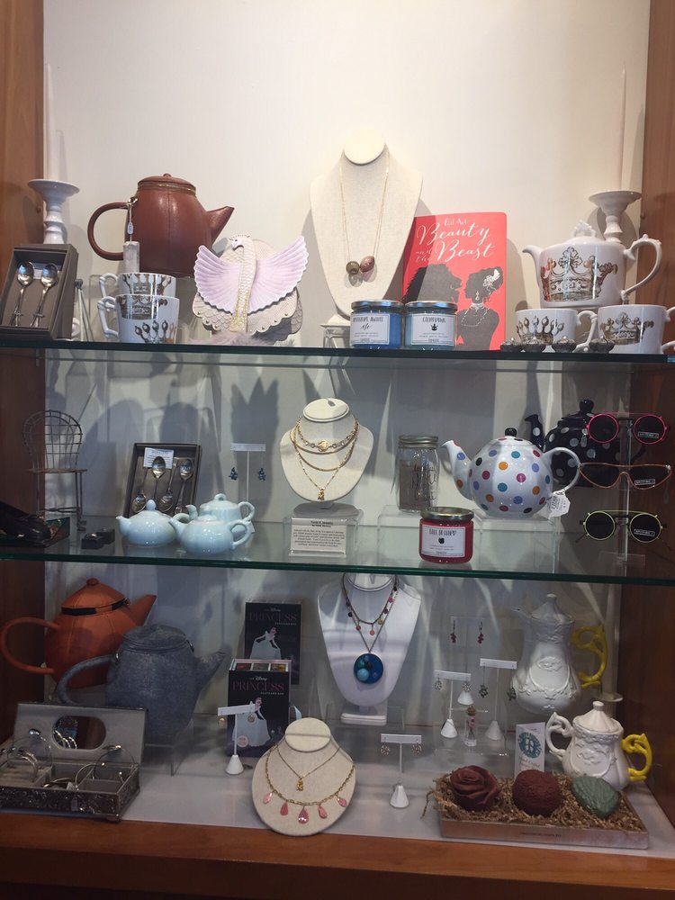 FIDM MUSEUM SHOP - Updated August 2024 - 919 S Grand Ave, Los Angeles ...