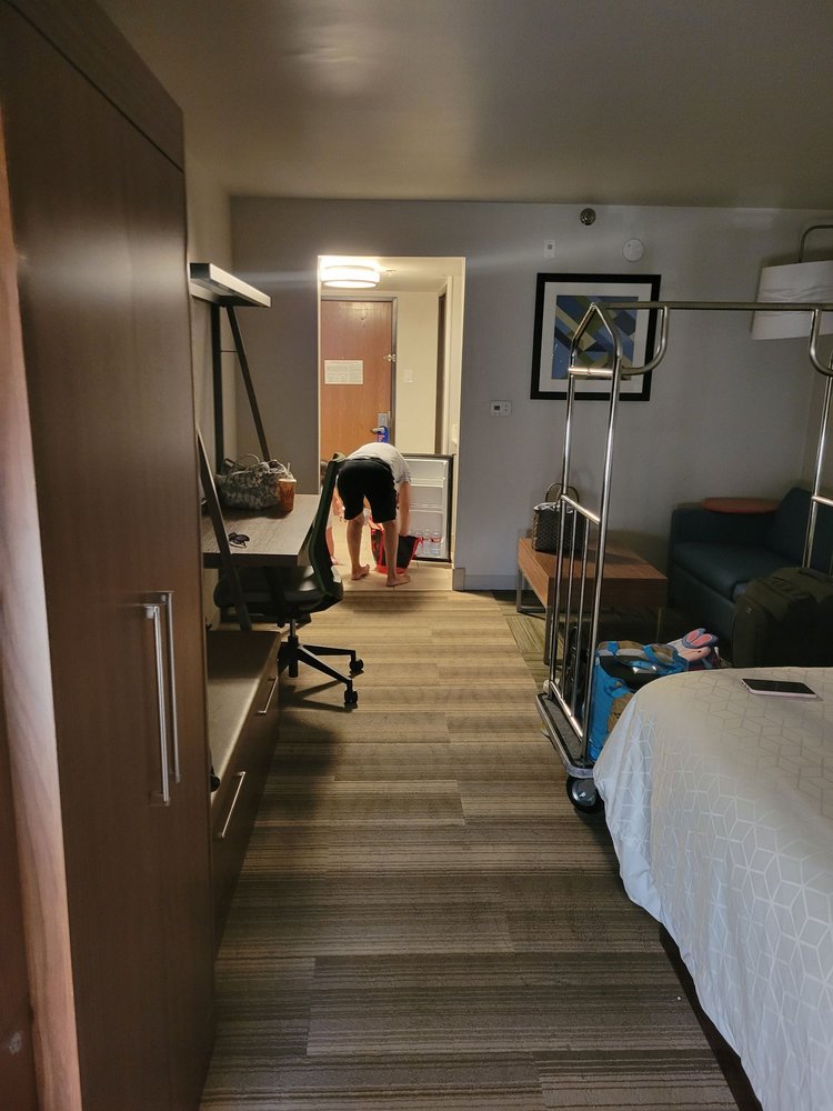 HOLIDAY INN EXPRESS & SUITES PHOENIX AIRPORT - 45 Photos & 58 Reviews ...