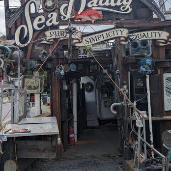 SEA DADDY - Updated June 2024 - 17 Photos - 427 Katlian St, Sitka ...