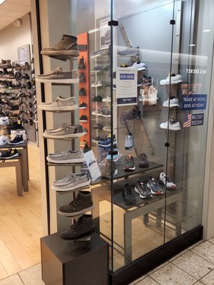 TRADEHOME SHOE STORES - Updated July 2025 - 4800 Golf Rd, Eau Claire ...