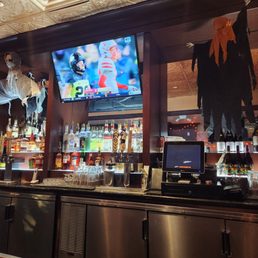 NEW LINE TAVERN - Updated May 2025 - 80 Photos & 267 Reviews - 201 N ...
