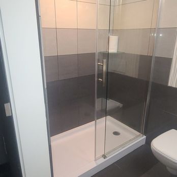 SKYBRIDGE SEATTLE AIRPORT HOTEL - Updated October 2025 - 31 Photos & 11 ...