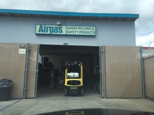 AIRGAS STORE - Updated July 2025 - 23047 Drayton St, Santa Clarita, California - Hardware Stores ...