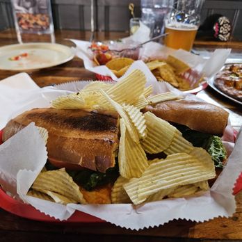 PIECE BREWERY AND PIZZERIA - Updated January 2025 - 1525 Photos & 3912 ...