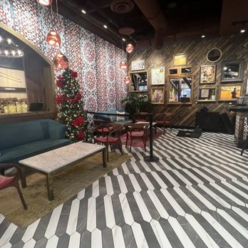 PUTTERY - Updated June 2025 - 567 Photos & 361 Reviews - 1818 ...