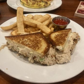 FACTOR’S FAMOUS DELI - Updated July 2025 - 634 Photos & 875 Reviews ...