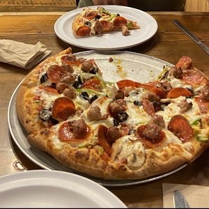 WILD WEST PIZZERIA & SALOON - 608 Photos & 1072 Reviews - 14 Madison ...