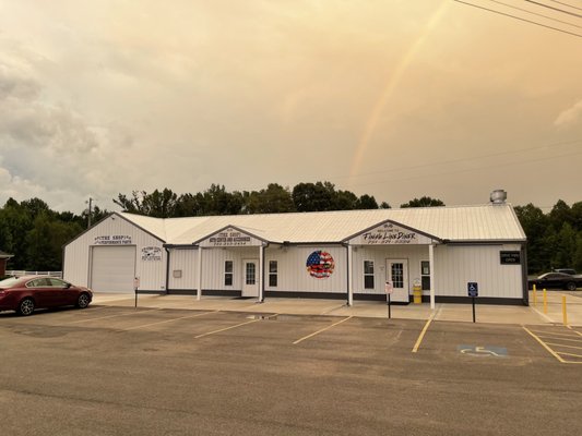 FINISH LINE DINER - Updated May 2026 - 12 Photos - 376 Hospital Dr ...