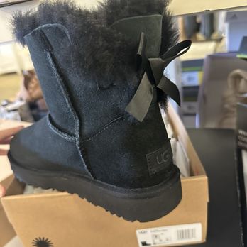 AW OUTLET - Updated March 2025 - 19 Photos - 6260 Hulen Bend Blvd, Fort ...