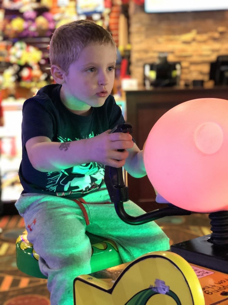 BOWLOCITY ENTERTAINMENT CENTER - Updated June 2024 - 44 Photos & 27 ...