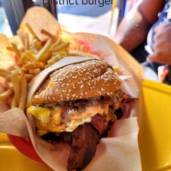 BURGER DISTRICT LA - Updated July 2024 - 228 Photos & 149 Reviews - 231 ...
