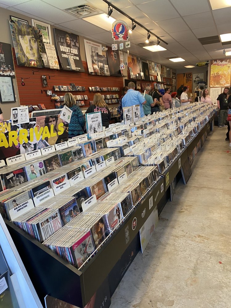 SCHOOLKIDS RECORDS - Updated September 2025 - 19 Reviews - 2237 Avent ...