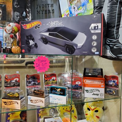 FLASHBACK TOYS & COLLECTIBLES - Updated December 2025 - 39 Photos - 39 ...