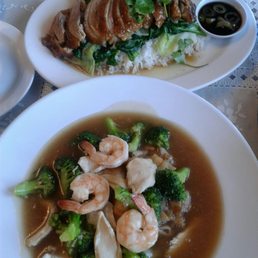 RACHA NOODLE - 95 Photos & 141 Reviews - 2630 S Market St, Redding ...