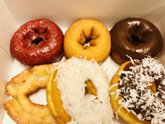 SARAH DONUTS - 78 Photos & 106 Reviews - Donuts - 45 Satellite Blvd NW ...