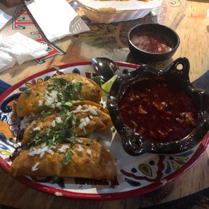 El Tenampa Mexican Restaurant - Takeout & Delivery - 522 Photos & 593 ...