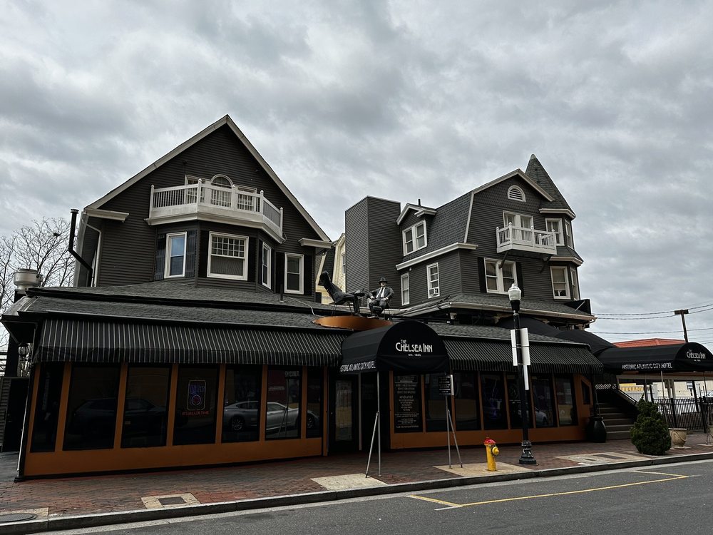 CHELSEA INN - Updated December 2025 - 229 Photos & 135 Reviews - 8 S ...