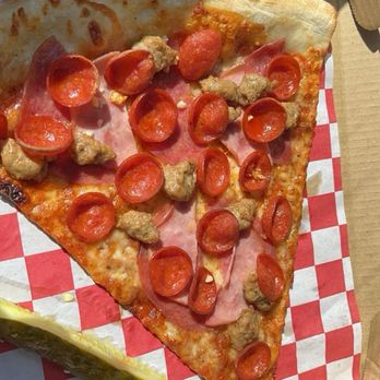 THE HEIGHTS PIZZERIA AND DRAFTHOUSE - Updated July 2025 - 59 Photos ...