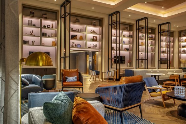 LUCAS LOUNGE - Updated December 2025 - 19 Photos - 2151 Laurelwood Rd ...