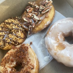 DESERT DONUTS - 377 Photos & 445 Reviews - 3134 W Carefree Hwy, Phoenix ...