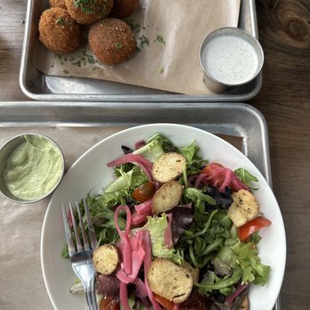 COMMUNITY BEER COMPANY - Updated June 2024 - 373 Photos & 255 Reviews ...