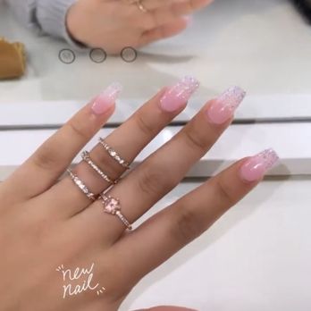 Sandy nails store