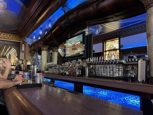 THE ELEVATOR BREWERY AND DRAUGHT HAUS - Updated October 2025 - 441 ...