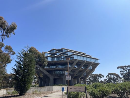 GEISEL LIBRARY - Updated December 2025 - 179 Photos & 75 Reviews - 9500 ...