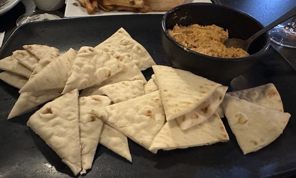 Z PUB & DINER - Updated August 2025 - 95 Photos & 164 Reviews - 2580 ...