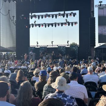 HAYDEN HOMES AMPHITHEATER - Updated April 2025 - 83 Photos & 80 Reviews - 344 SW Shevlin Hixon ...