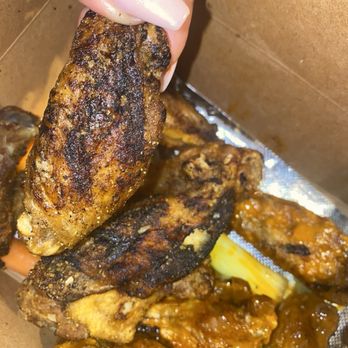 BUFFALO EATZ - Updated October 2024 - 116 Photos & 71 Reviews - 5015 N ...