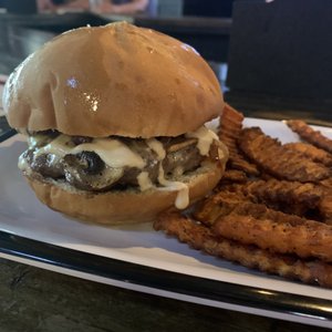 HOME BURGER BAR - 70 Photos & 75 Reviews - 205 W College Ave, Appleton ...