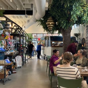 SHYNDIGZ MARKET & 2GO CAFE - Updated May 2026 - 526 Photos & 183 ...