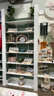 PAINTED TREE BOUTIQUE - Updated November 2024 - 20 Photos - 552 N ...