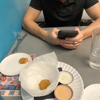 SHUFFLES: BOARD GAME CAFE - 143 Photos & 84 Reviews - 207 E Archer St ...