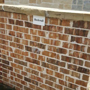 PACKER BRICK - Updated May 2025 - 16 Photos - 2700 Oakland Ave, Garland ...