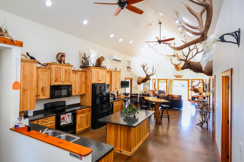 ARROW RIDGE RANCH - Updated November 2025 - 10 Photos - N3523 14th Ln ...