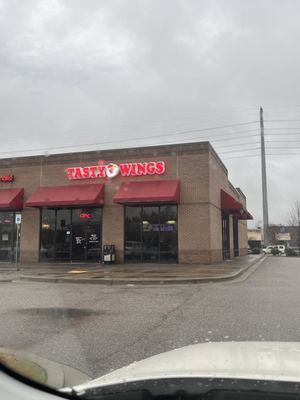 TASTY WINGS & SEAFOOD - Updated August 2025 - 10 Photos & 10 Reviews ...