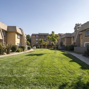 INNOVIA APARTMENTS - Updated October 2025 - 37 Photos - 3051 Quantum Dr ...