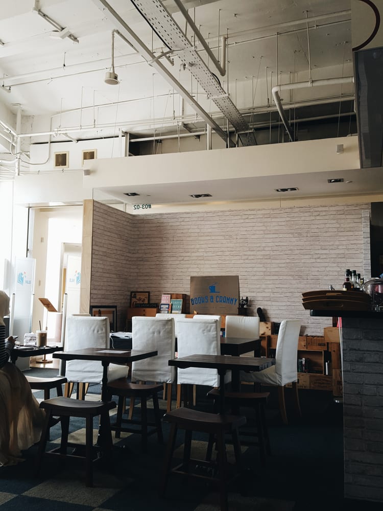 BOOKS & CRANNY - Updated April 2025 - 1 Esplanade Dr, Singapore ...