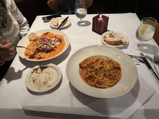 PRIMO PLATES & POURS - Updated September 2024 - 113 Photos & 113 ...