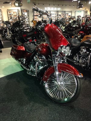 WHITE LIGHTNING HARLEY-DAVIDSON - Updated October 2025 - 31 Photos & 24 ...