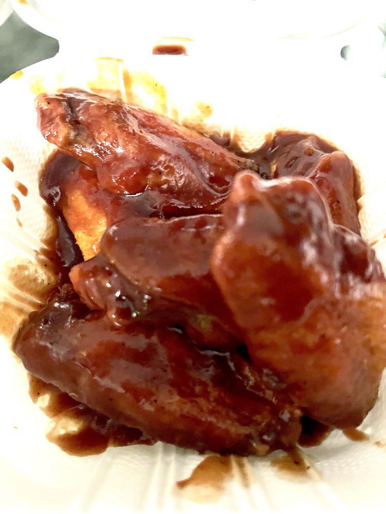 UPTOWN WINGZ - Updated September 2025 - 32 Photos - 1461 Amsterdam Ave ...