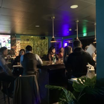 Q1 LOUNGE - Updated November 2025 - 27 Photos - 14811 E Burnside St ...