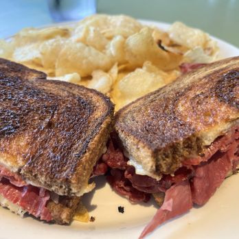 SHENANIGAN’S IRISH PUB & GRILLE - Updated June 2025 - 313 Photos & 423 ...