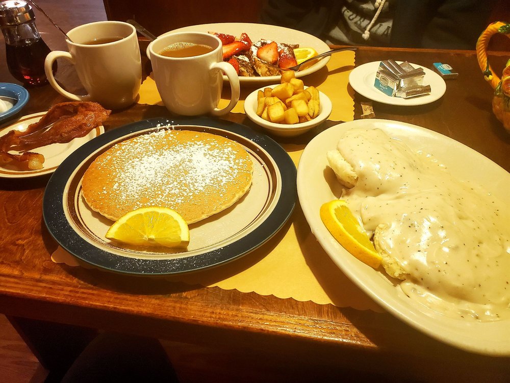 CHAT & CHOO - 35 Photos & 61 Reviews - 130 W Montgomery St, Villa Rica ...